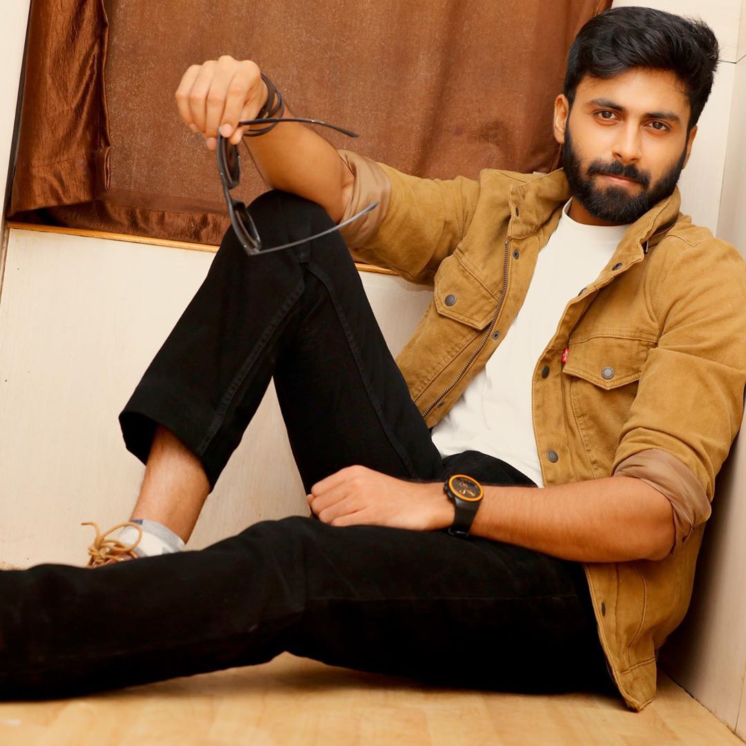 Bigg Boss 6 Tamil Contestants List With Photos & Their Social Profile