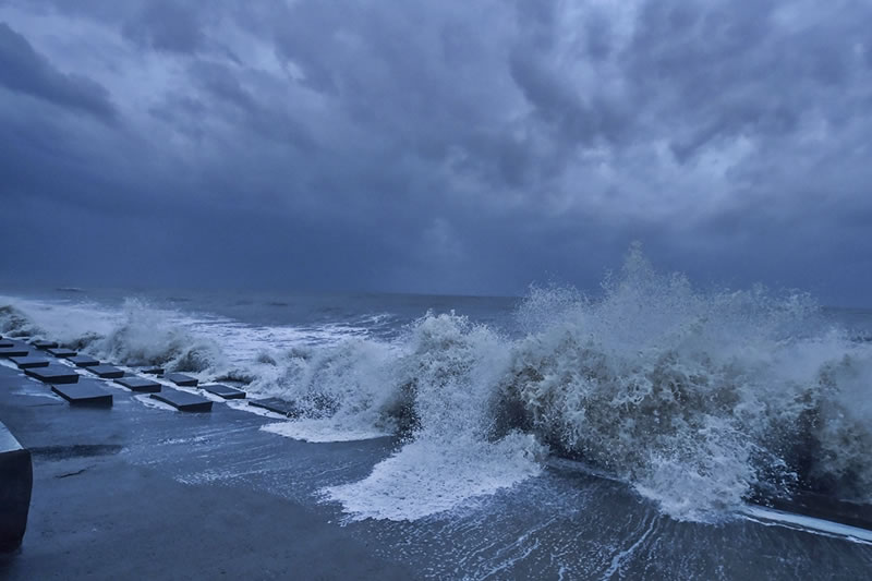 Red Alert Issued: Tamil Nadu gears up for Cyclone Fengal