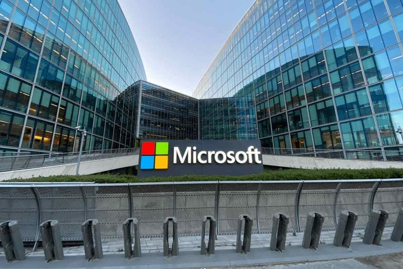 Microsoft’s $15.2B UAE Investment Boosts AI Growth
